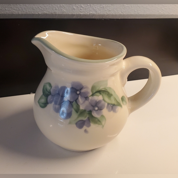 Pfaltzgraff | Dining | Vintage Pfaltzgraff Small Pitcher Or Creamermade ...